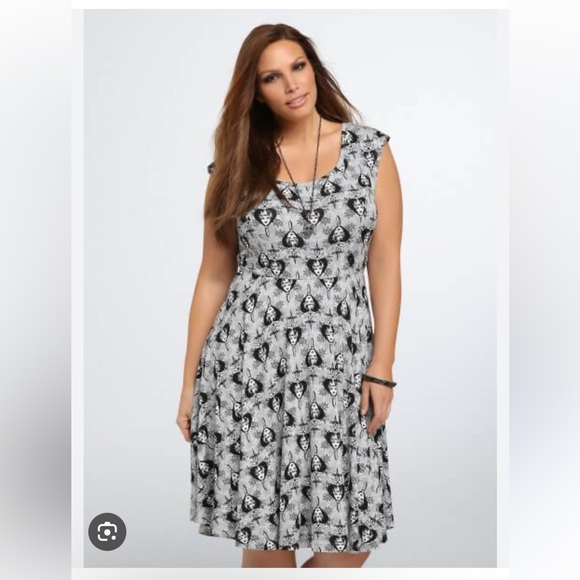 torrid | Dresses | Torrid 2 Disney Villains Evil Queen Dress | Poshmark